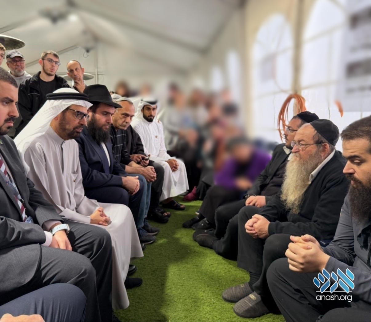 UAE Officials Pays Shiva Call for Rabbi Tzvi Kogan - Anash.org UAE Officials Pays Shiva Call for Rabbi Tzvi Kogan - Anash.org