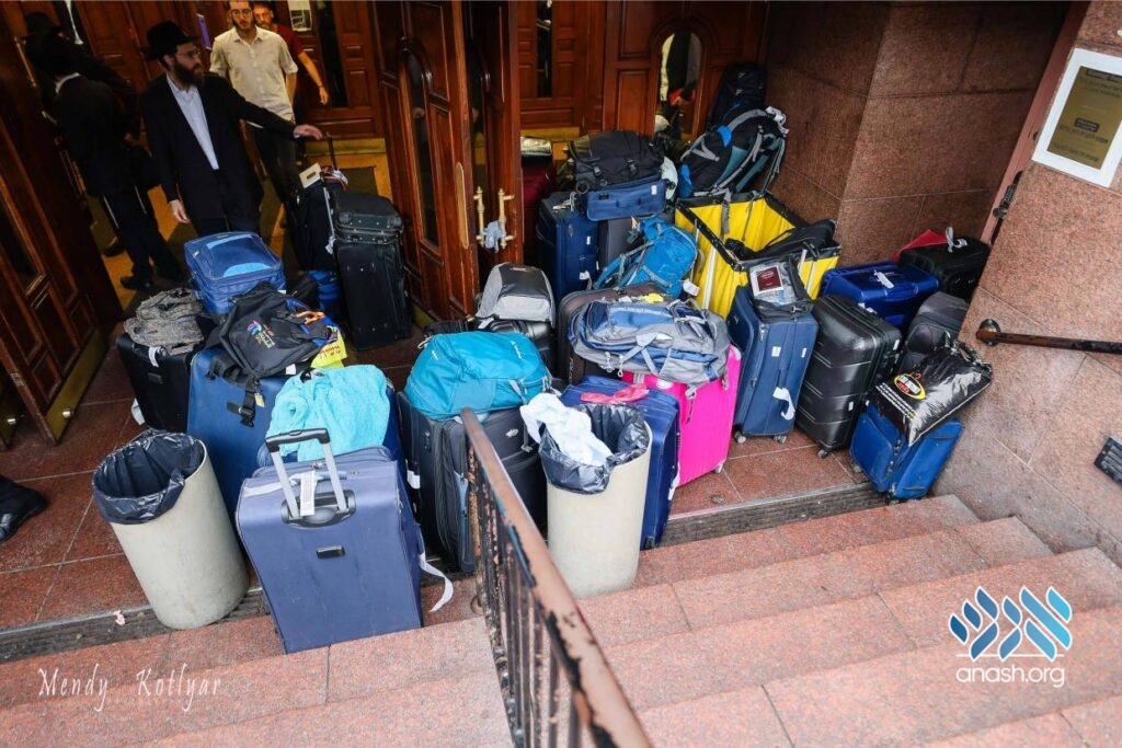 Lost and Found in Shul: Who Does It Belong To? | Anash.org