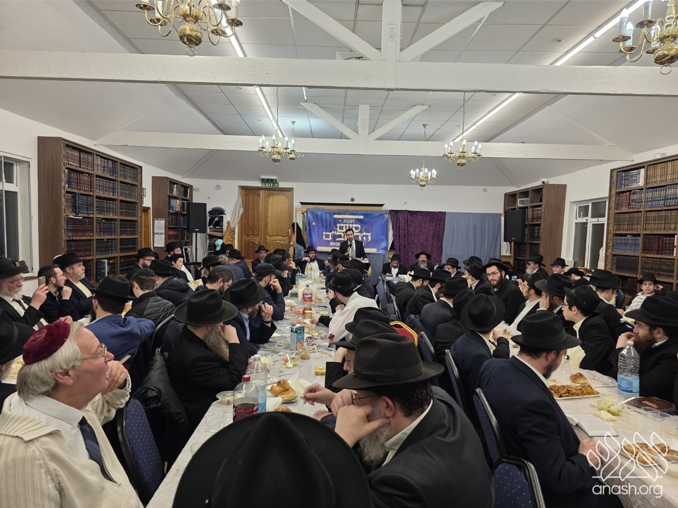 London's Grand Siyum Highlights Diverse Speakers | Anash.org