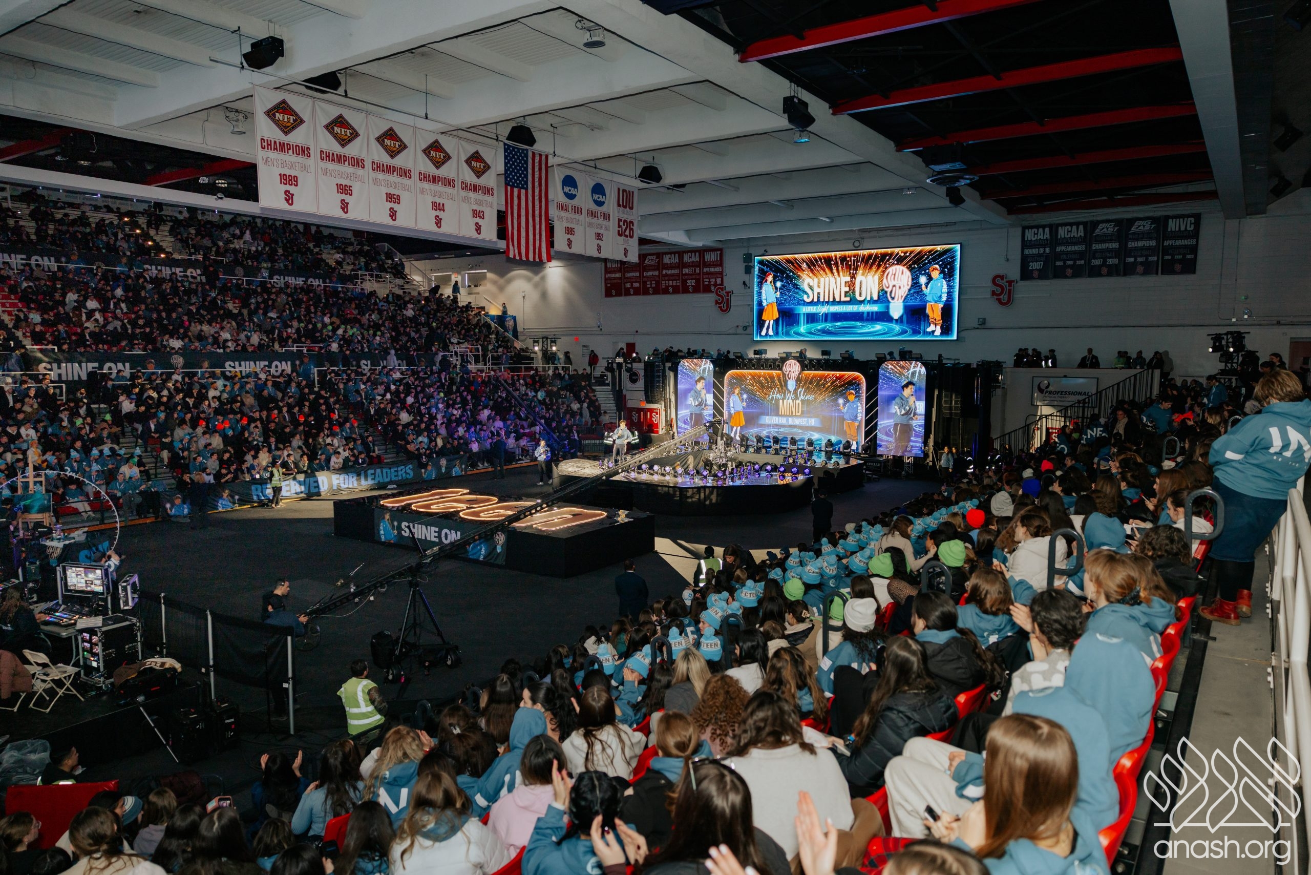 Live: CTeen's Historic 'Live the Life' at Nassau Coliseum | Anash.org