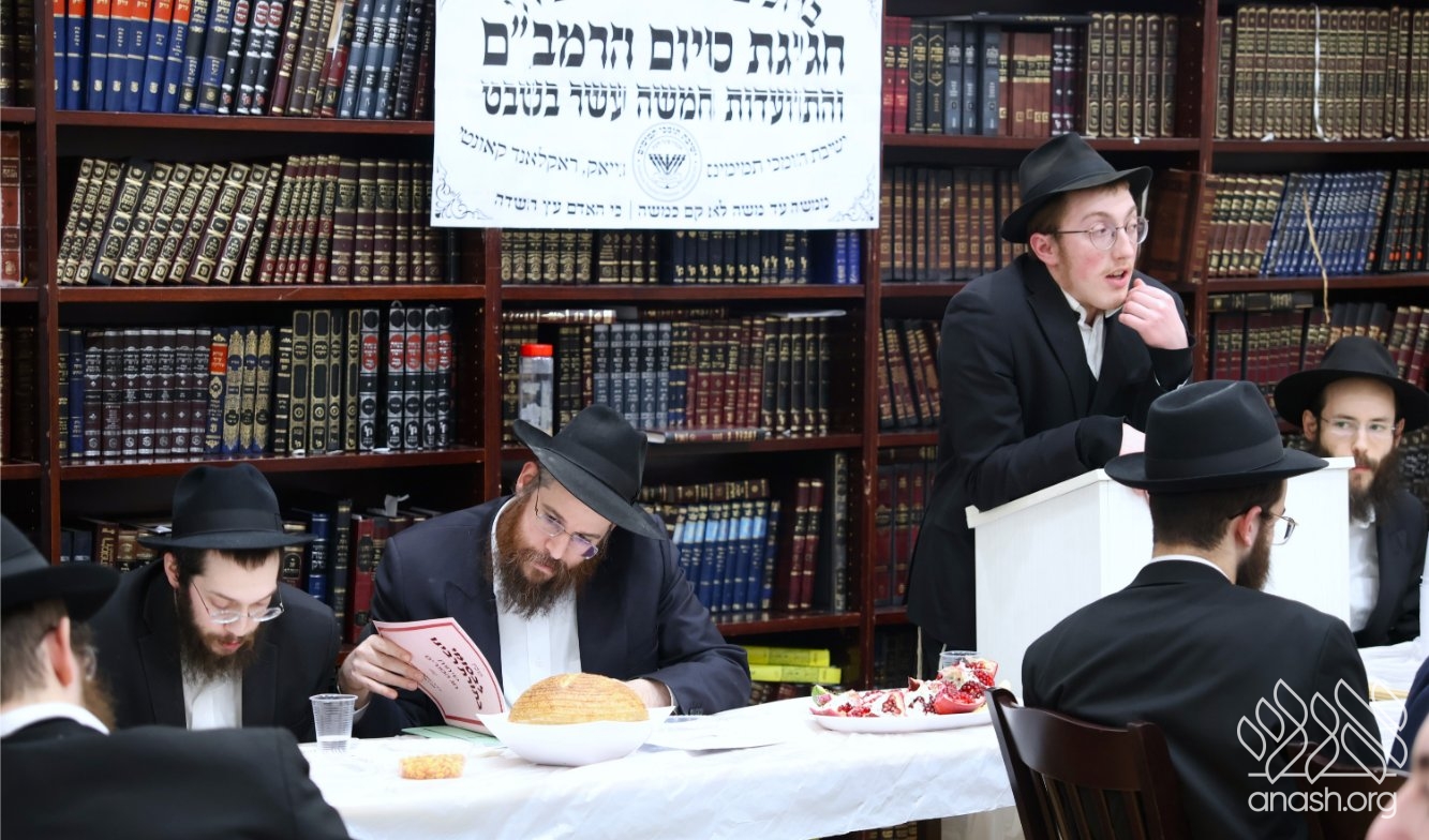 Nyack Bochurim Celebrated Siyum Harambam with Fruits | Anash.org