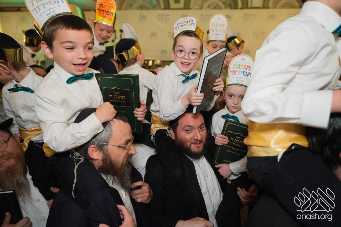 Parents Glow with Nachas as Boys Receive Their First Siddur | Anash.org